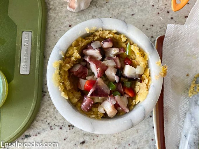 Cómo hacer Mofongo Relleno – ENSALPICADAS